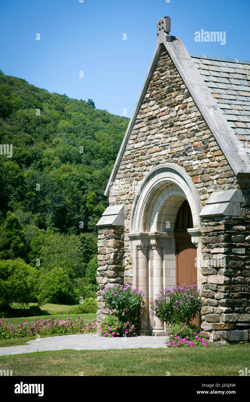 Exterior of a stone church, Kent, Connecticut, USA Stock Photo - Alamy