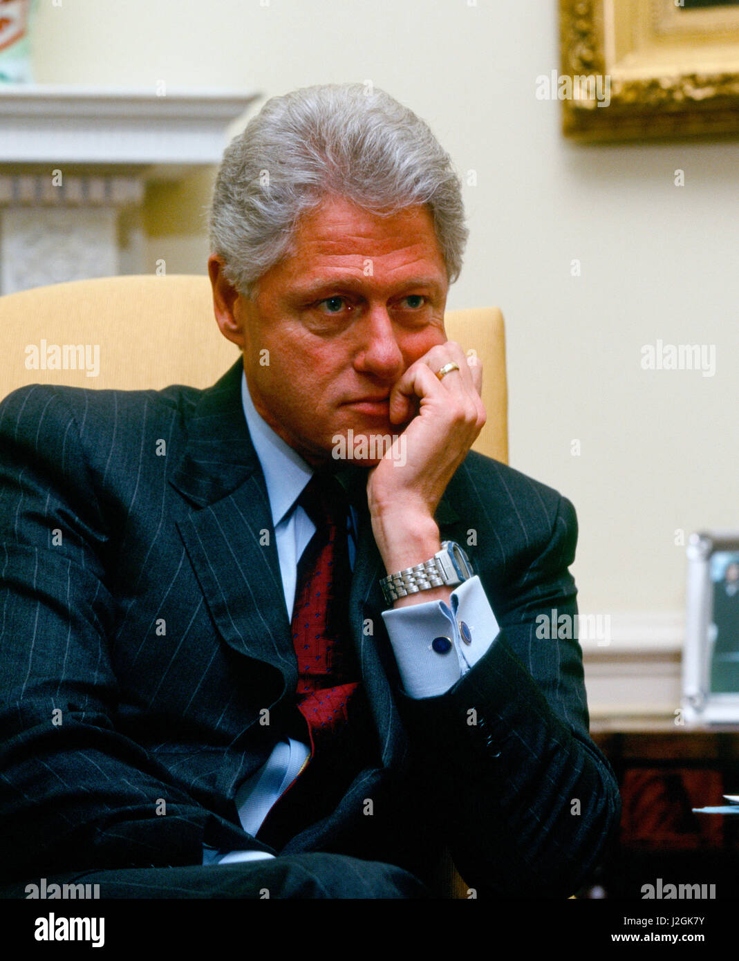 Bill clinton president oval office hi-res stock photography and images ...