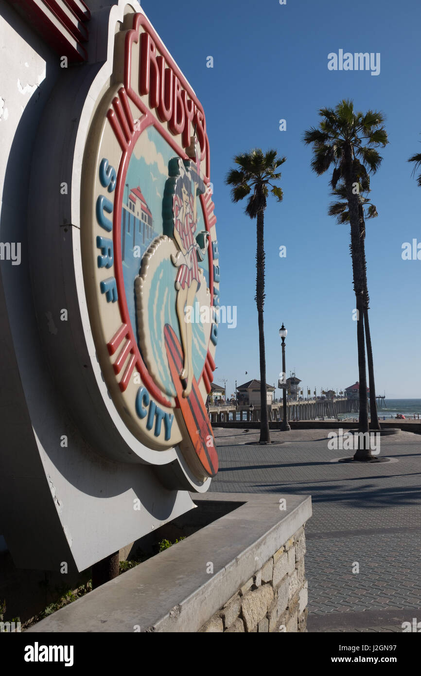 Huntington beach surf city hi-res stock photography and images - Alamy