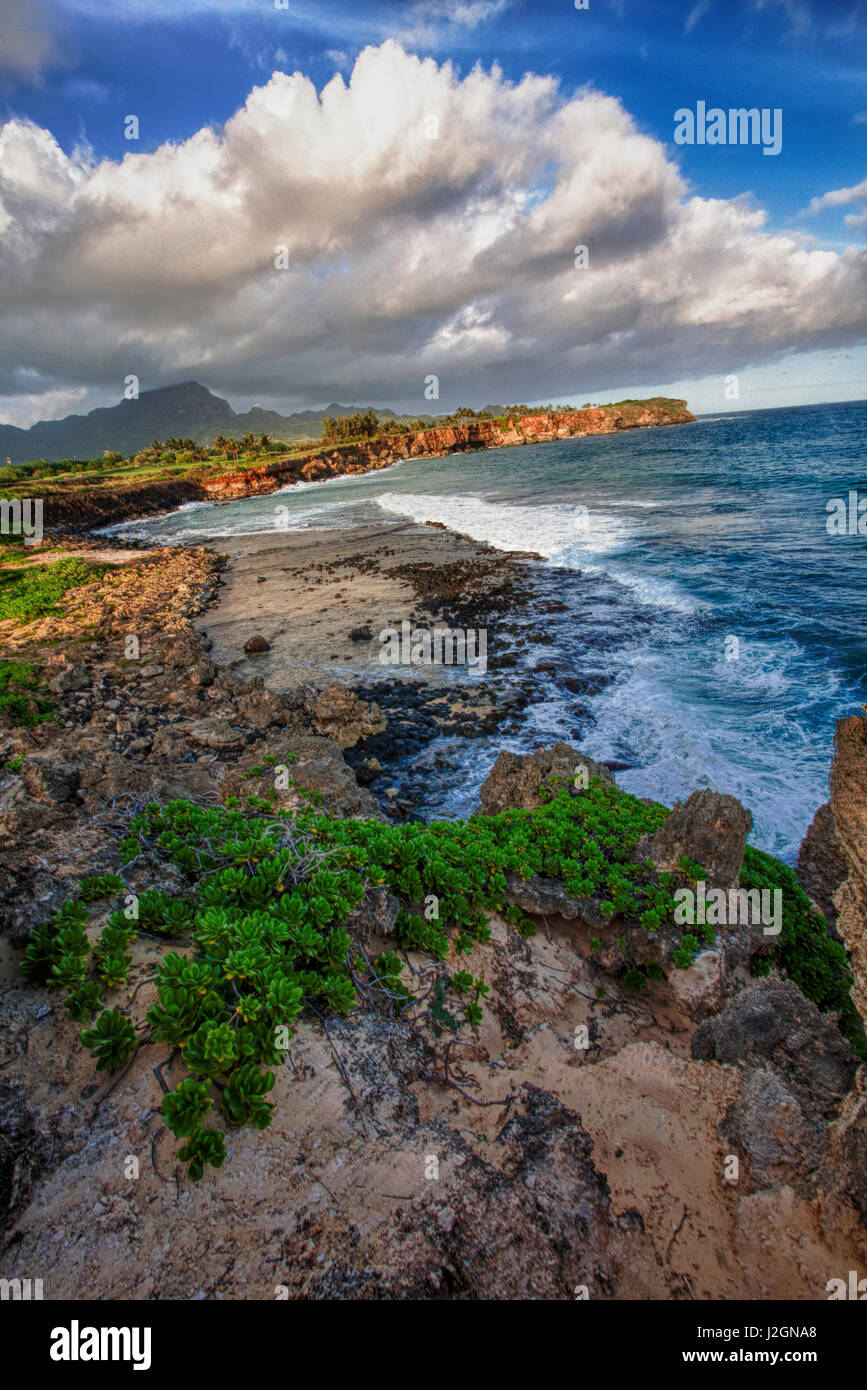 Jagged rock cliffs of kauai hi-res stock photography and images - Alamy