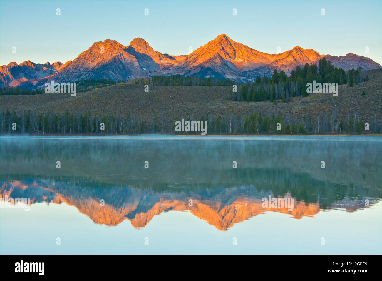 Alpenglow, sunrise, reflections, Little Redfish Lake, Sawtooth National ...