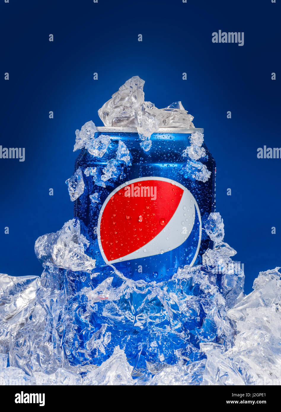 Pepsi can ice hi-res stock photography and images - Alamy
