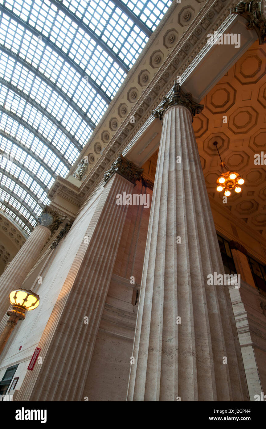 Chicago union station great hall hi-res stock photography and images ...