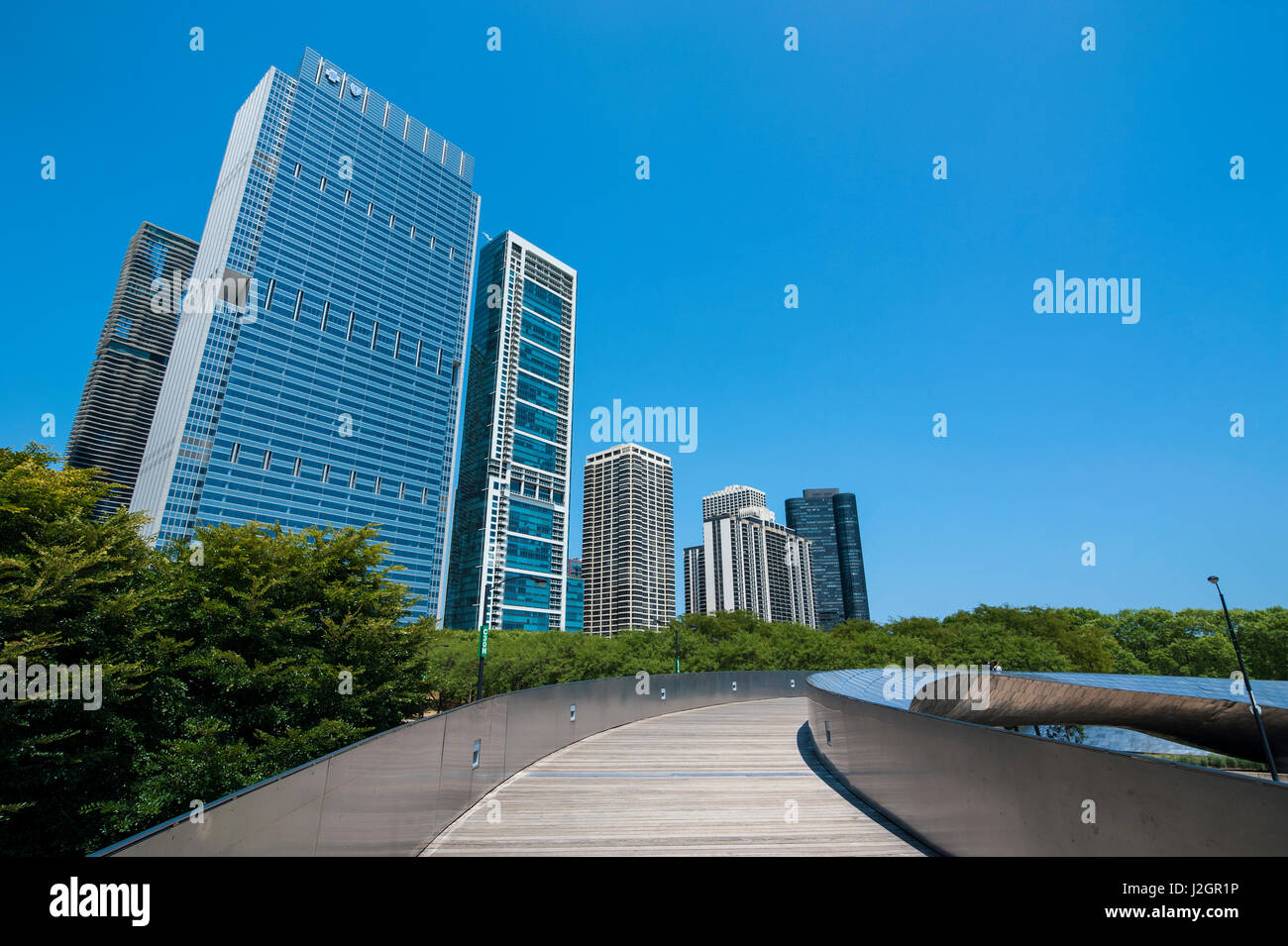 Modern walkway in the Millennium Park in downtown Chicago, Illinois ...