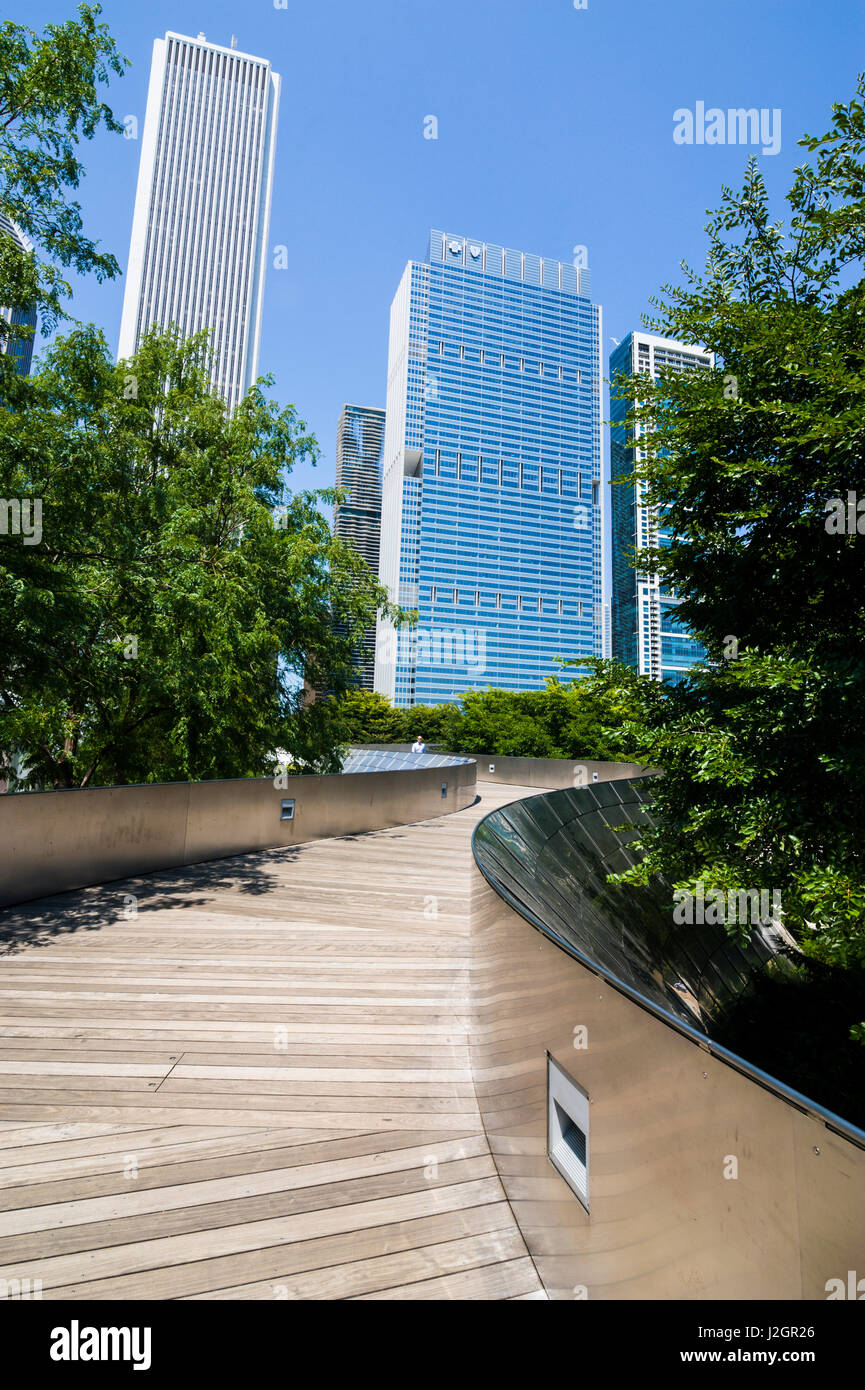 Modern walkway in the Millennium Park in downtown Chicago, Illinois ...