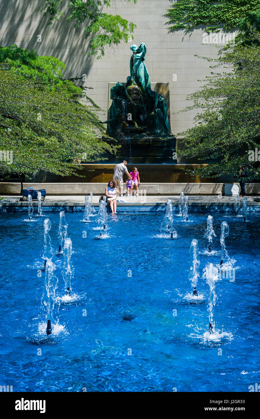 Little fountains in downtown Chicago in the Millennium Park, Illinois ...