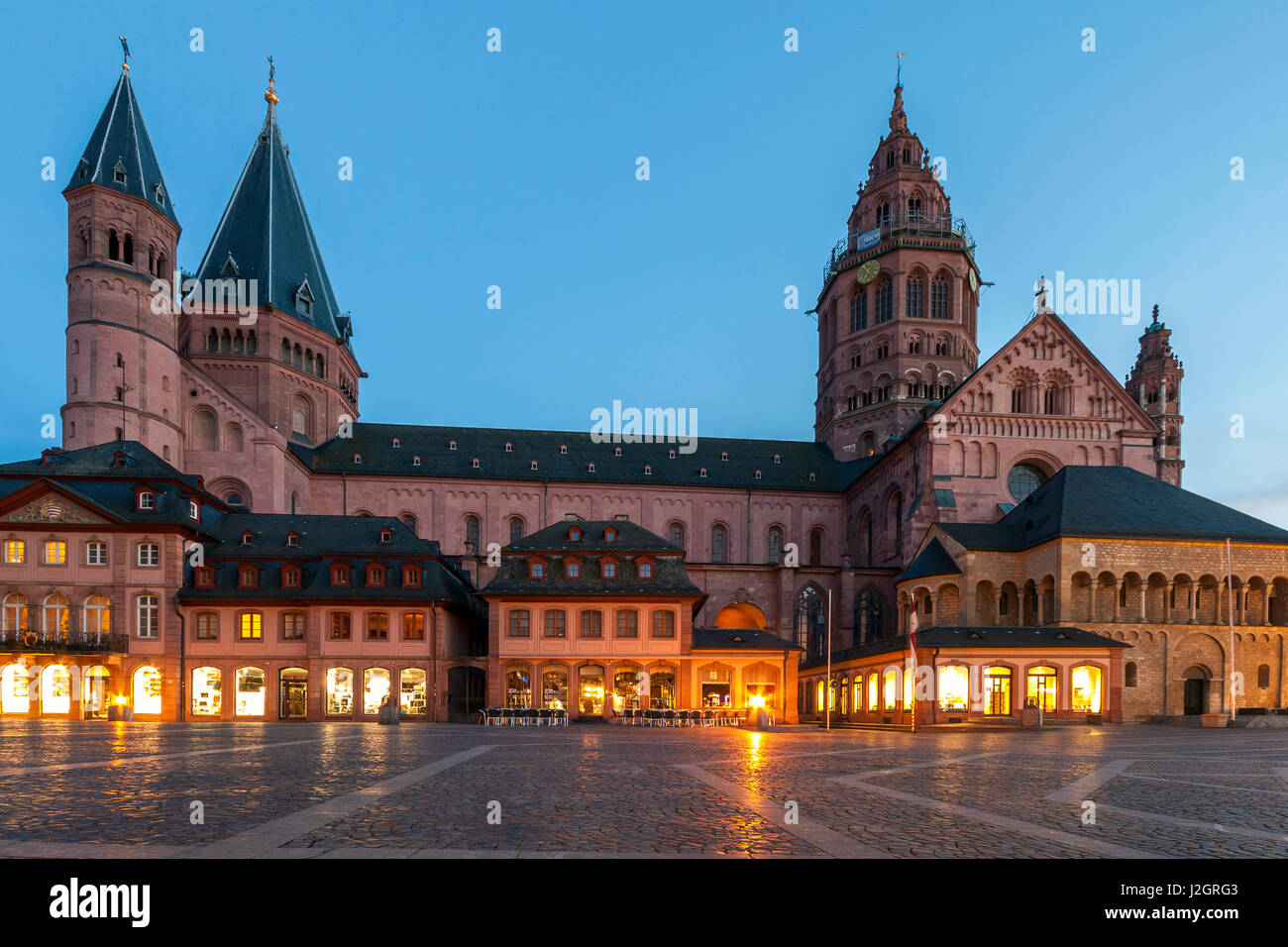 Old kathedral Dom in Mainz city, Germany in evening Stock Photo - Alamy