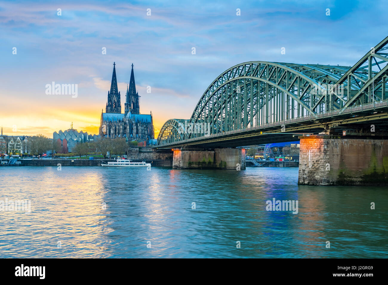 Sunset view of Cologne Cathedral in Cologne, Germany Stock Photo - Alamy