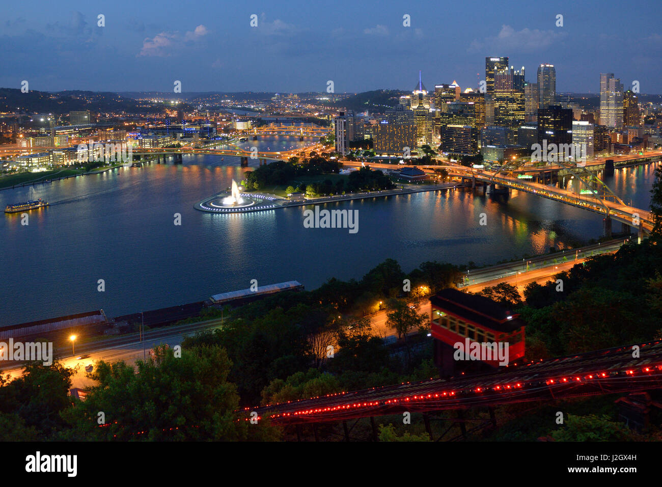USA, Pennsylvania, Pittsburgh. Pittsburgh from the Duquesne Incline ...