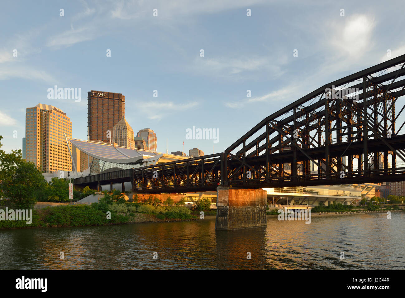 USA, Pennsylvania, Pittsburgh. Train bridge spanning the Allegheny ...