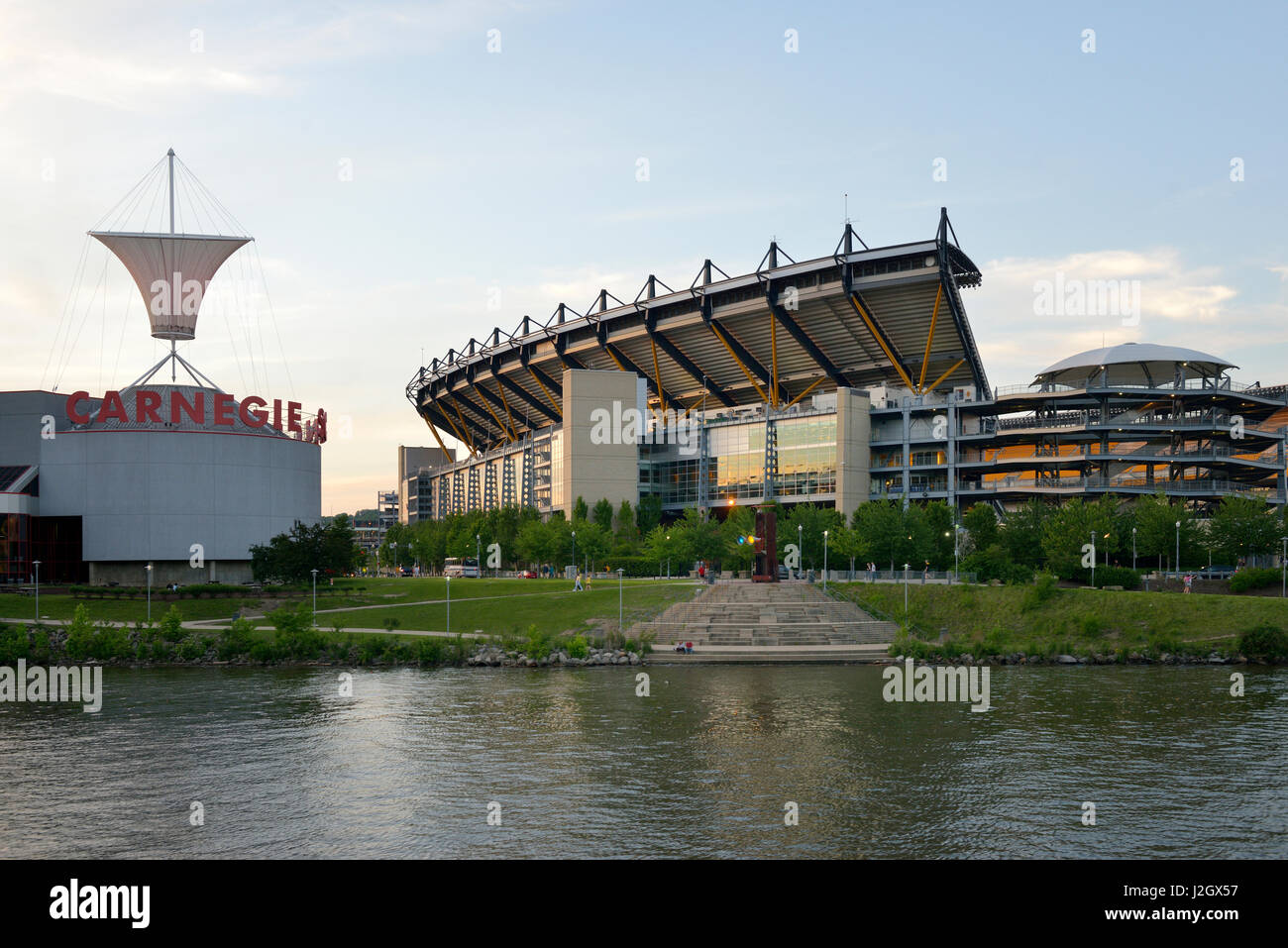 USA, Pennsylvania, Pittsburgh. Carnegie Science Center and Heinz Field ...