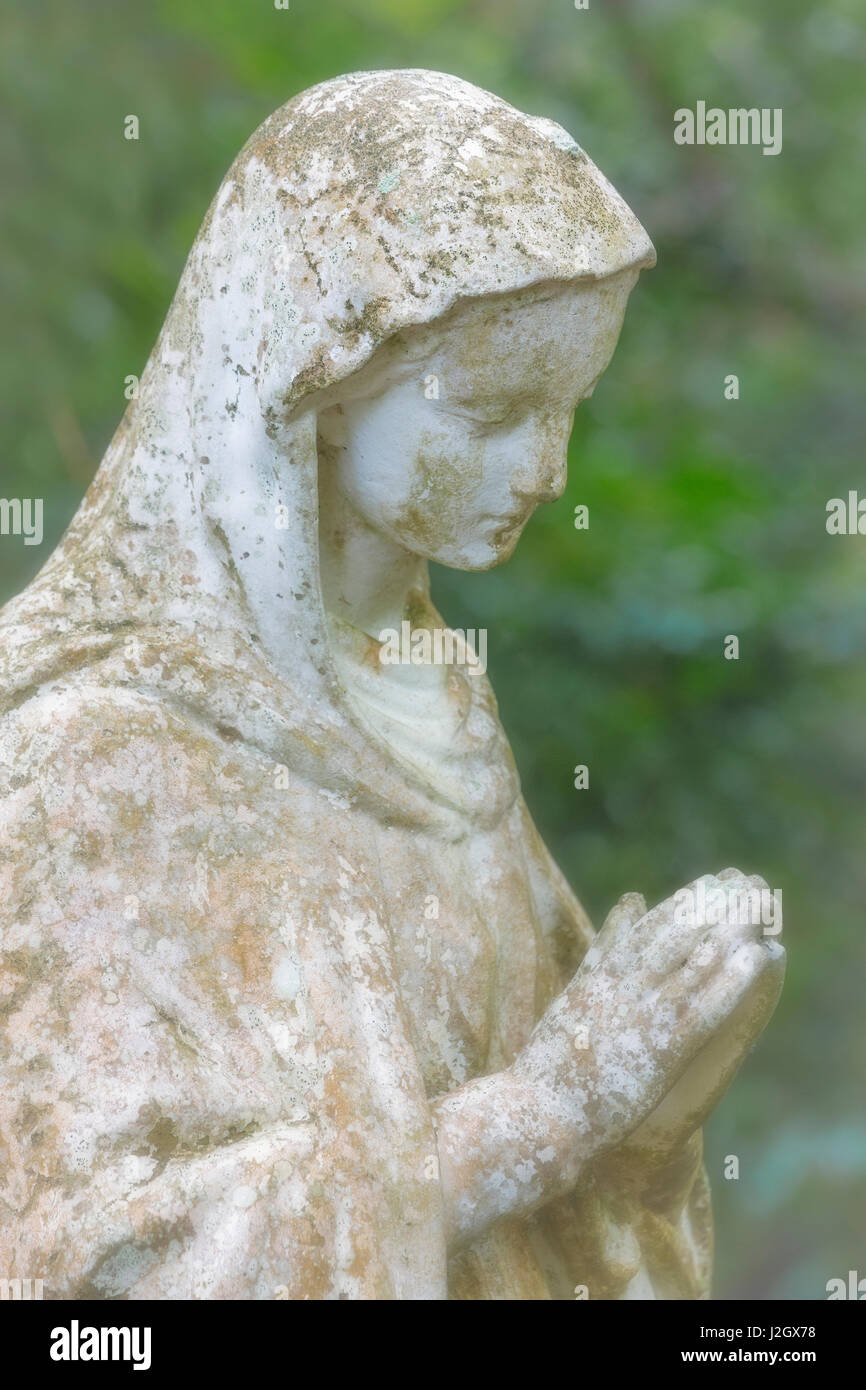 Devotional statue hi-res stock photography and images - Alamy