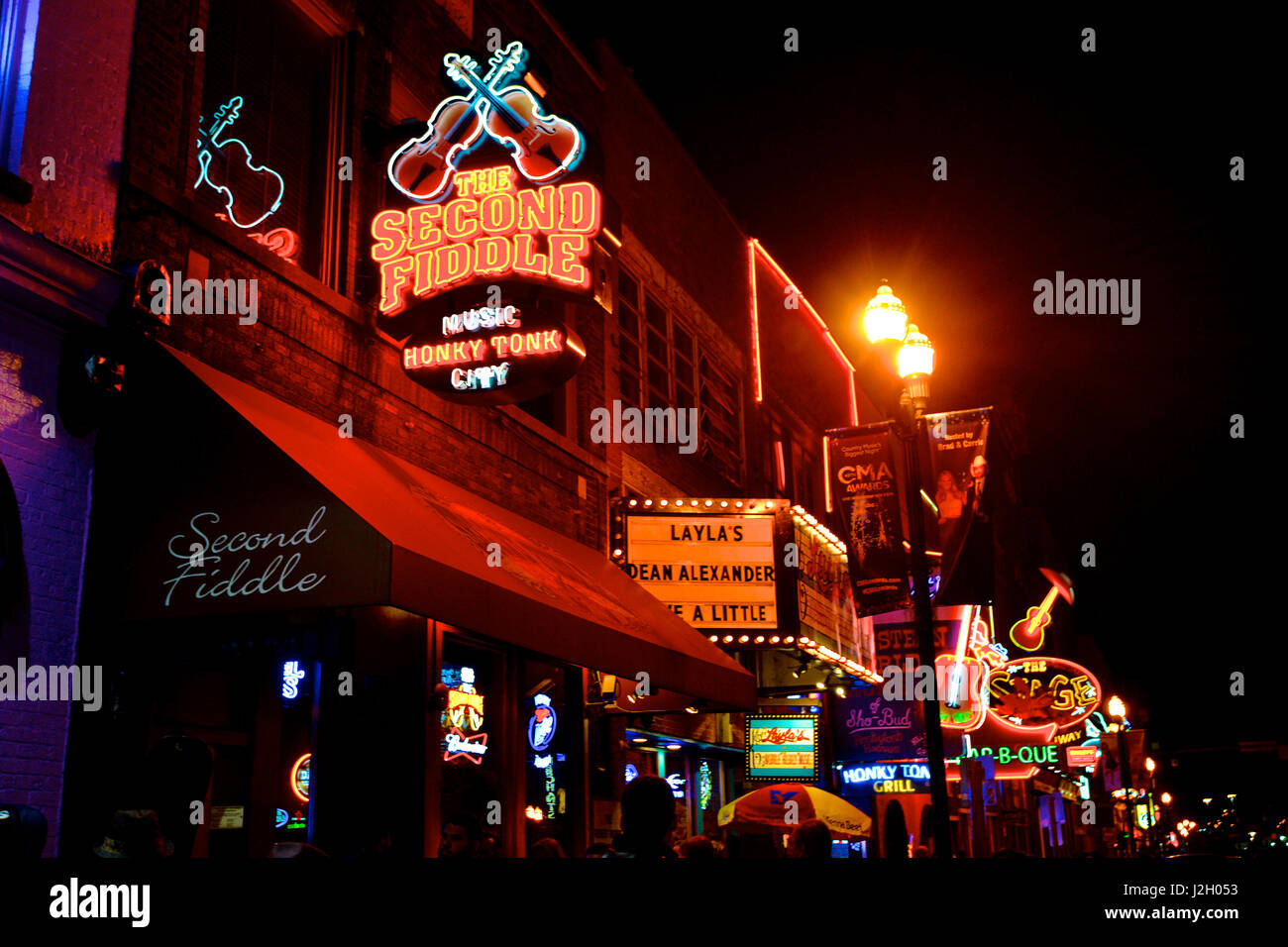 Nashville, Tennessee at night. The Second Fiddle bar on Broadway Stock ...
