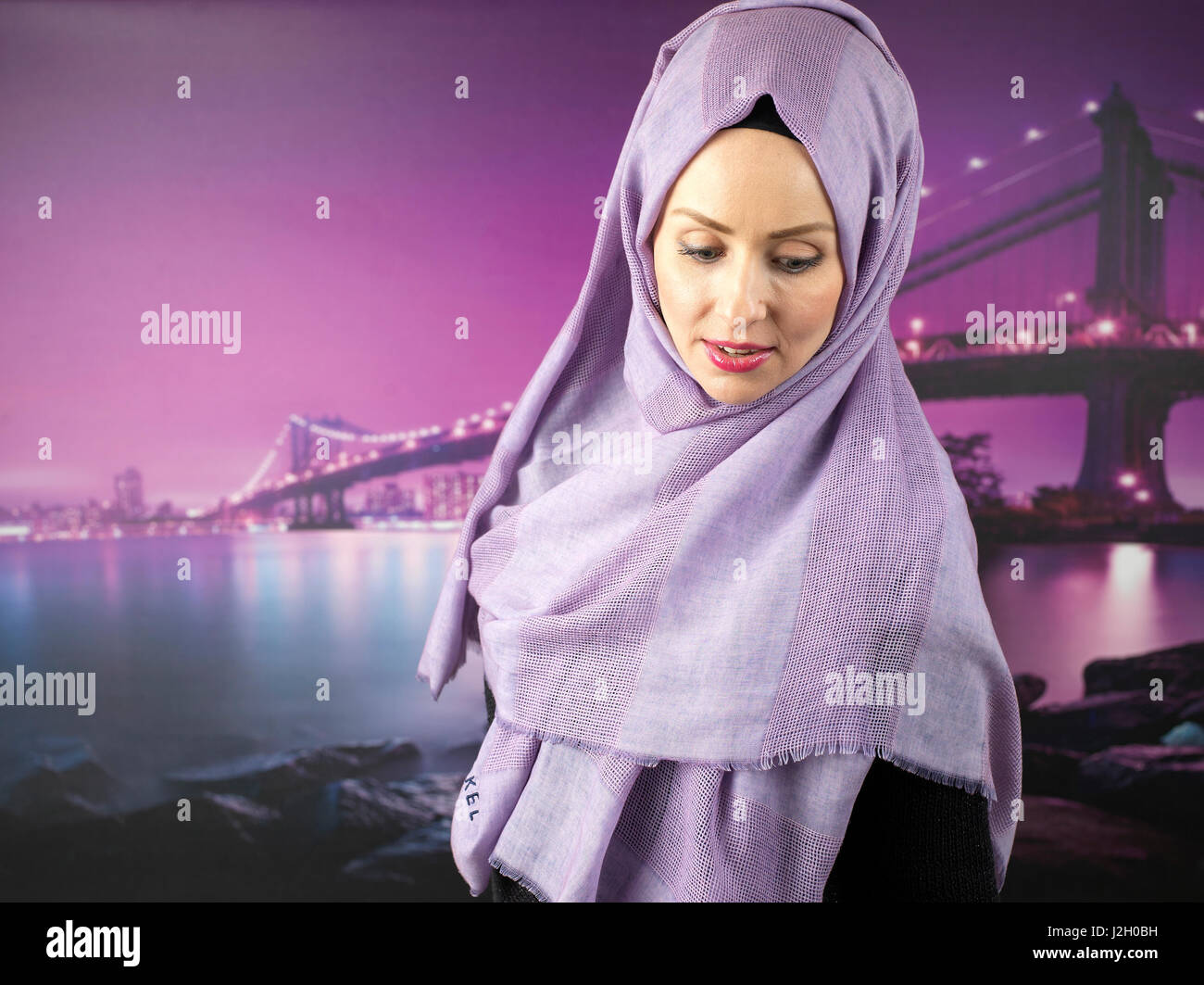 beautiful young muslim woman Stock Photo - Alamy
