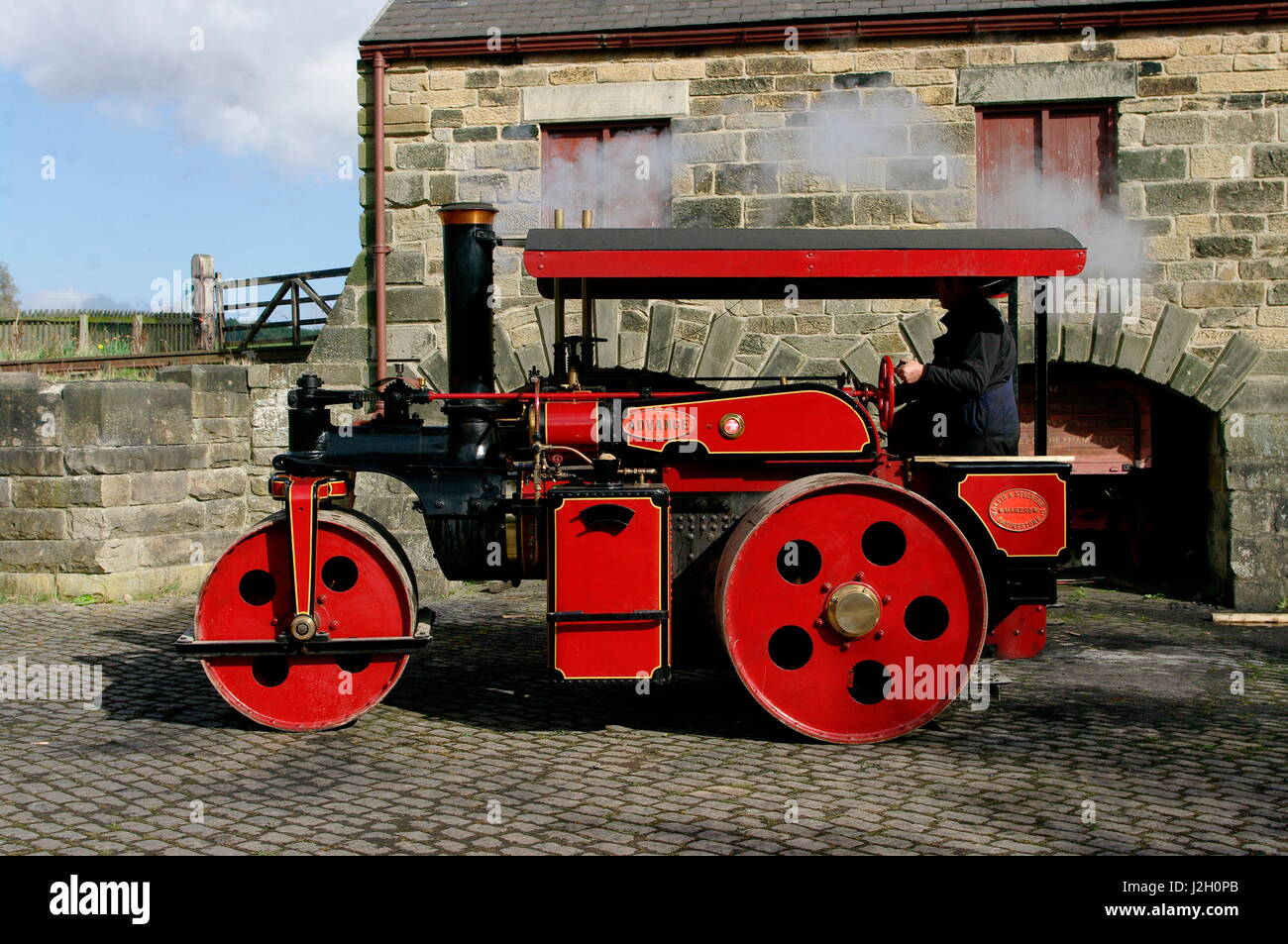 Wallis Advance Steam Roller Stock Photo - Alamy