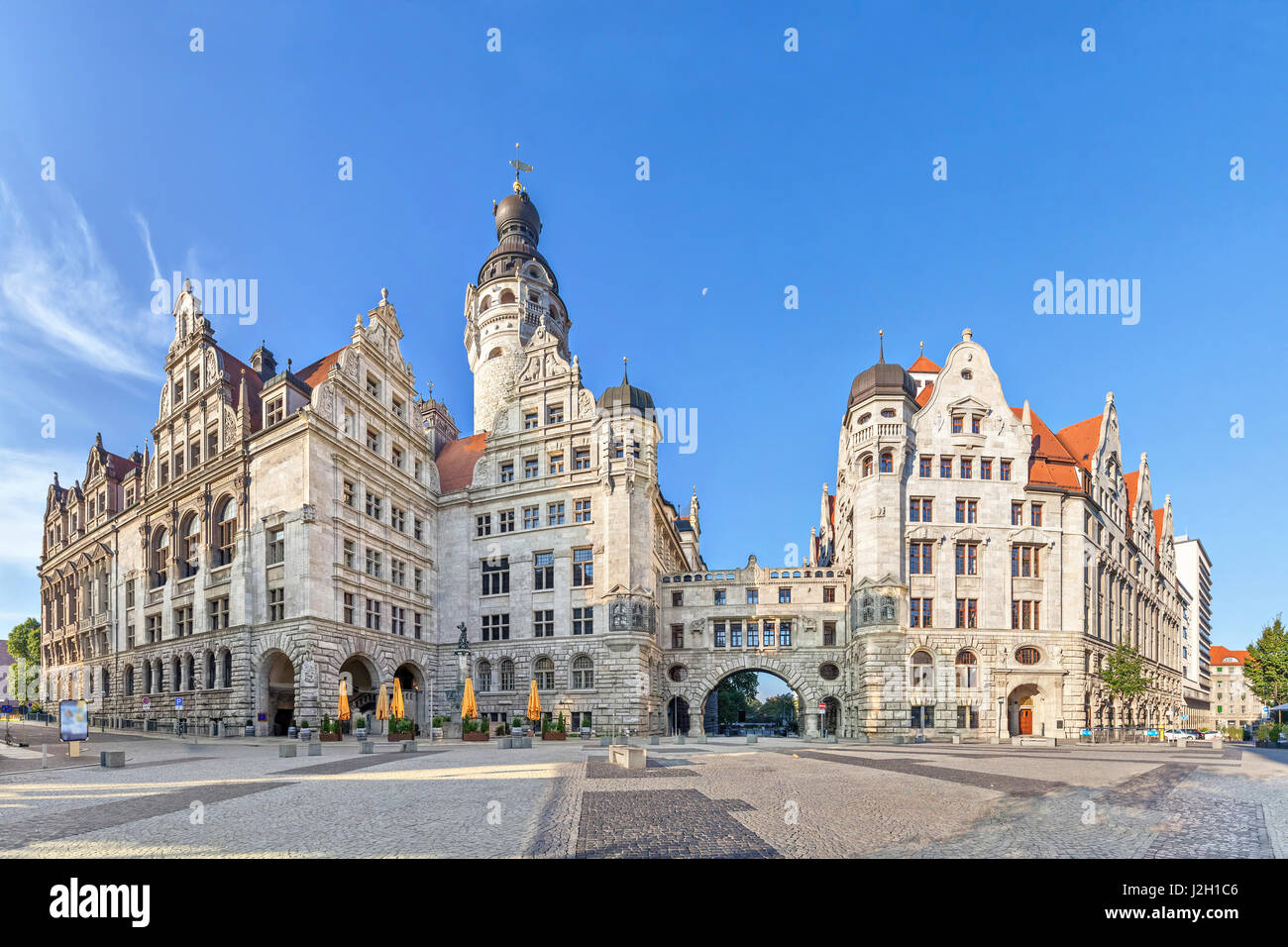 View on New town hall (Neues Rathaus) from Burgplatz square in Leipzig ...