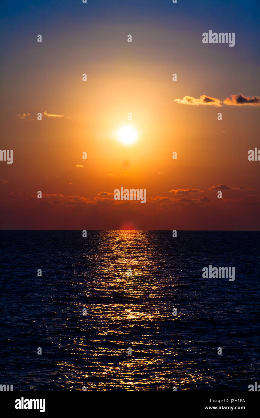Sea Sunset. Beautiful sunset Stock Photo - Alamy