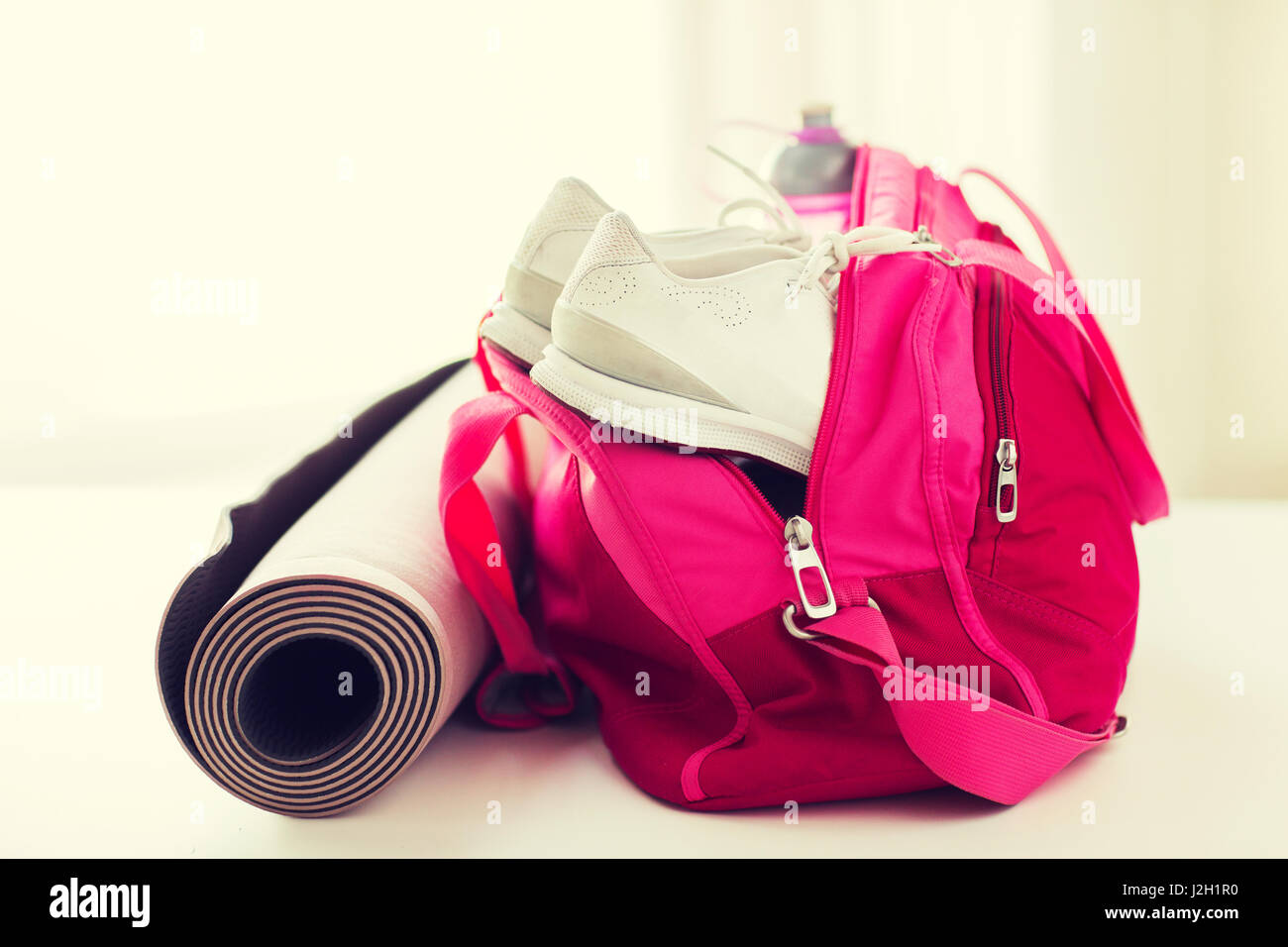 Sports gym bag hi-res stock photography and images - Alamy