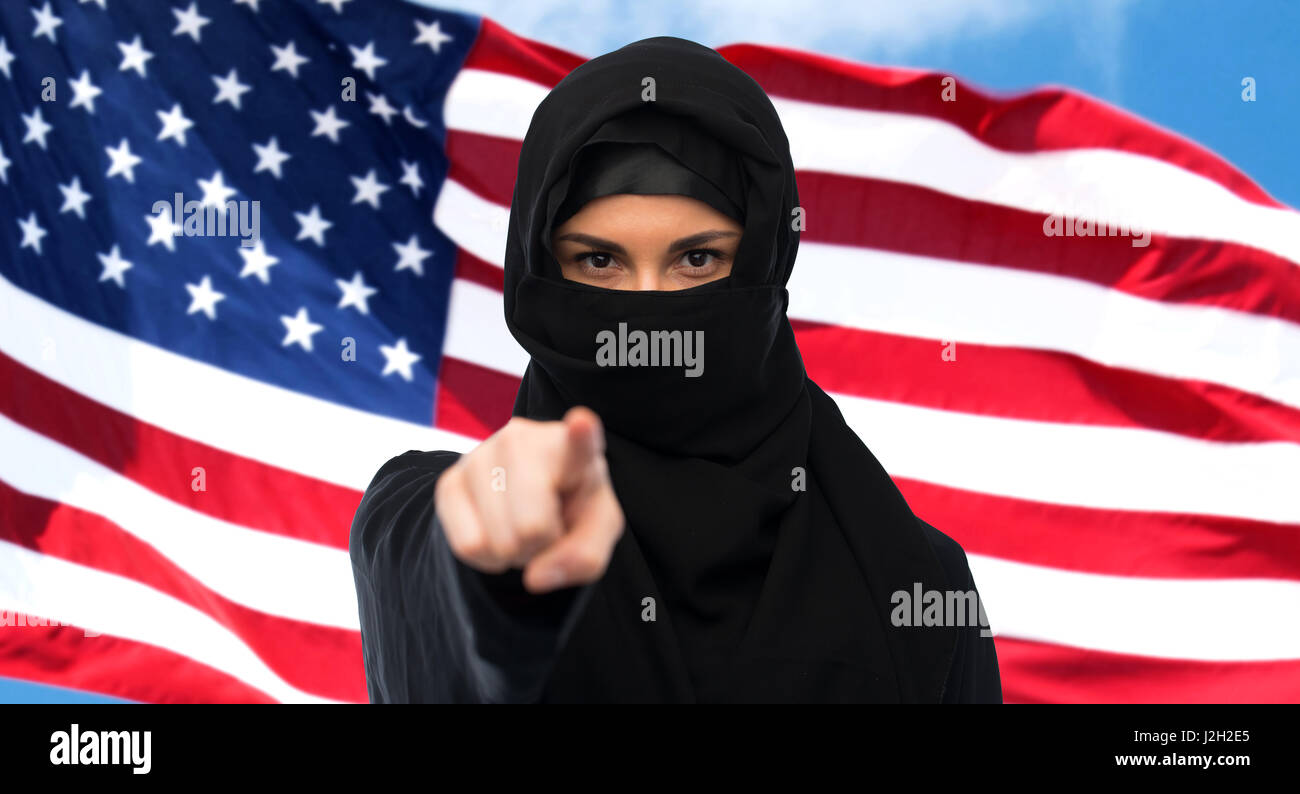 muslim woman in hijab pointing finger to you Stock Photo - Alamy