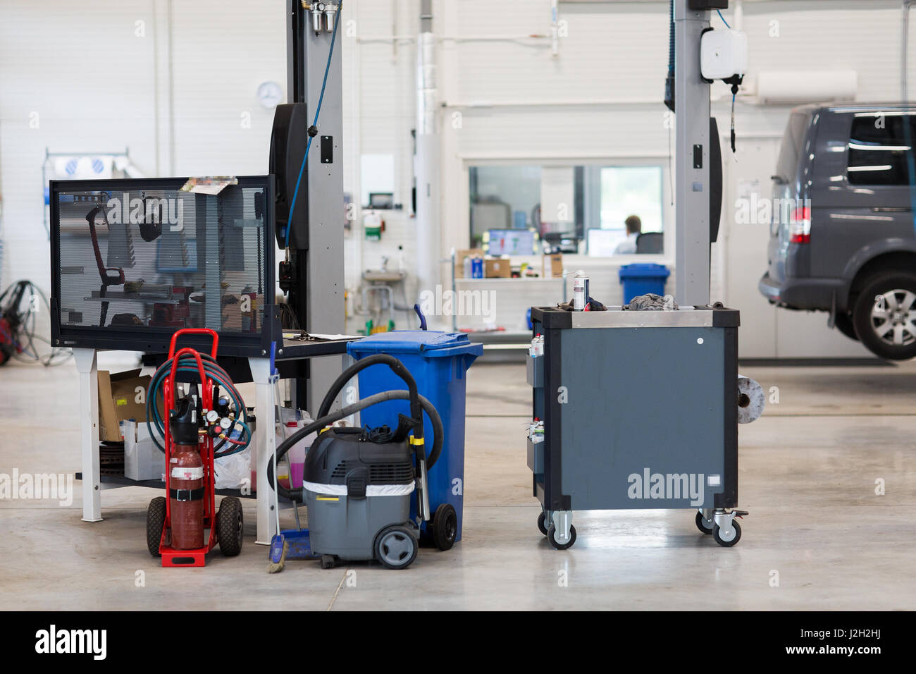 car service station Stock Photo - Alamy