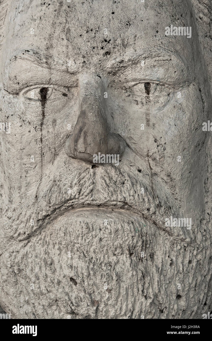 Old man crying hi-res stock photography and images - Alamy