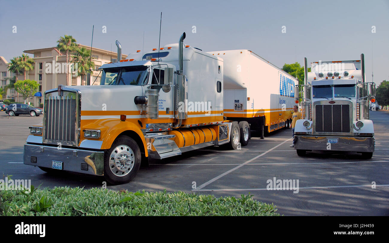 Kenworth and Peterbilt Trucks in Los Angeles, California, USA Stock ...