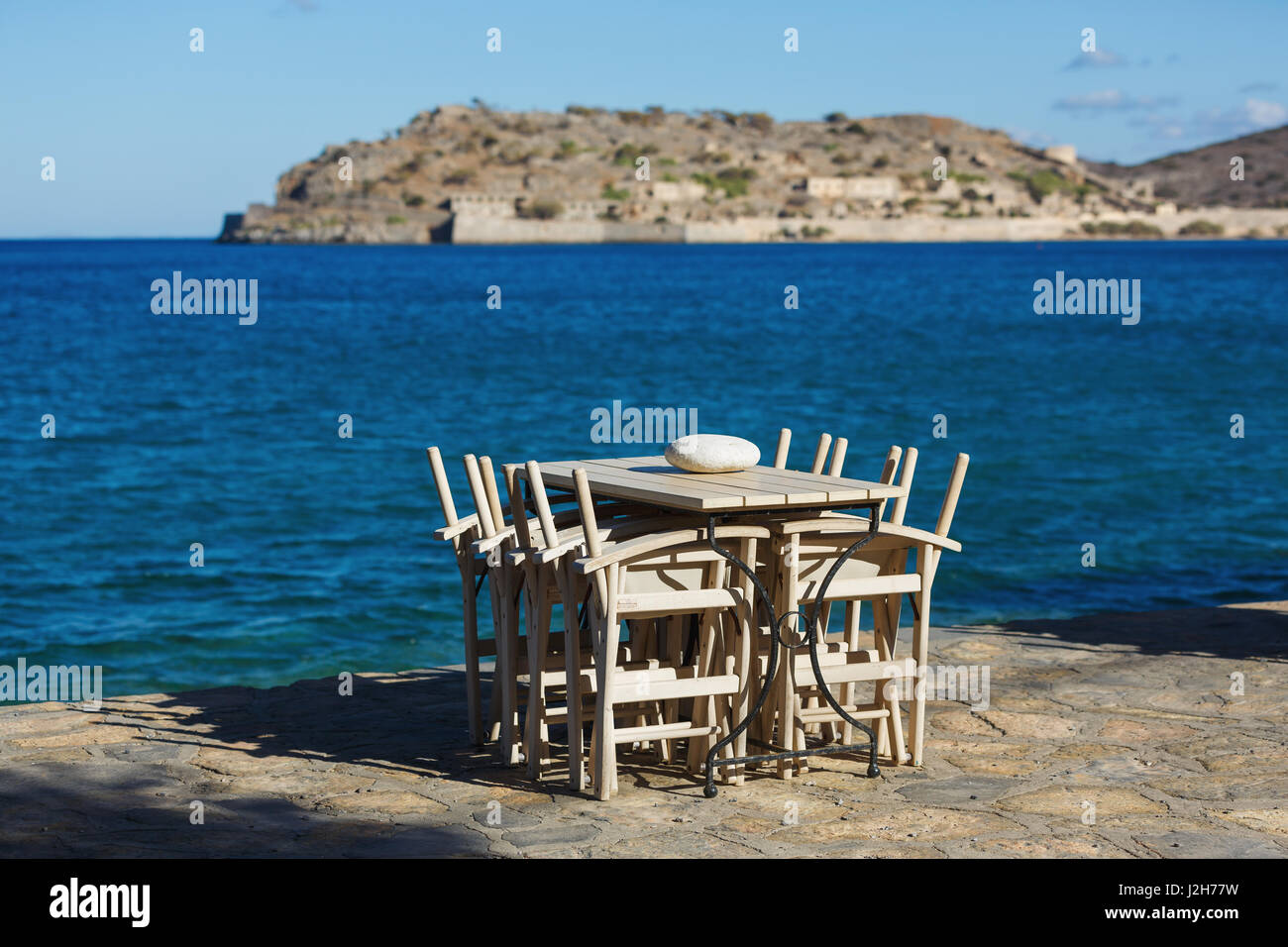 Mediterranean cafe on shore hi-res stock photography and images - Alamy