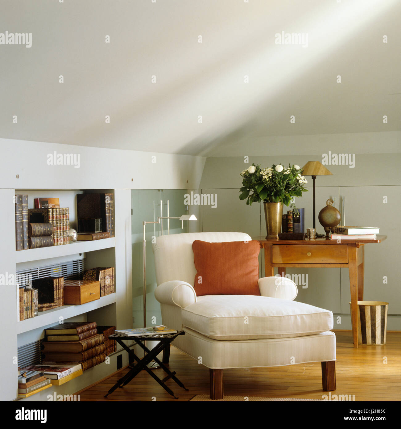 Modern corner hi-res stock photography and images - Alamy