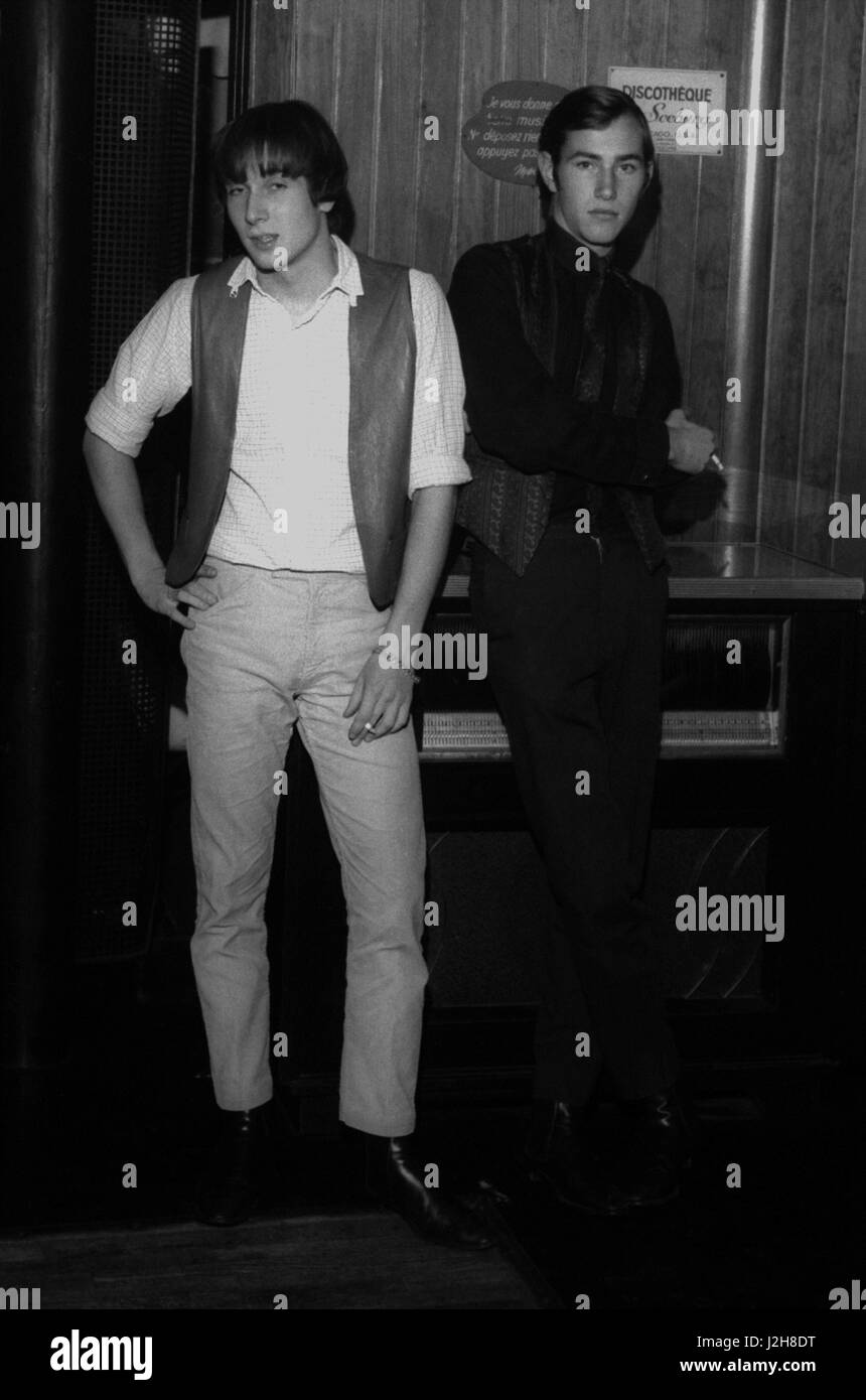 French singer Ronnie Bird (left) in the backstages of the Golf-Drouot ...