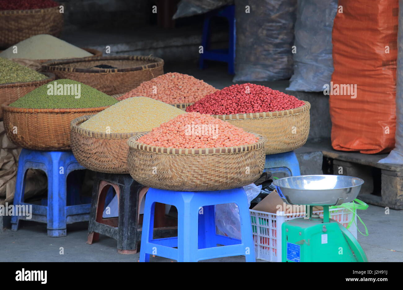Grain shop hi-res stock photography and images - Alamy
