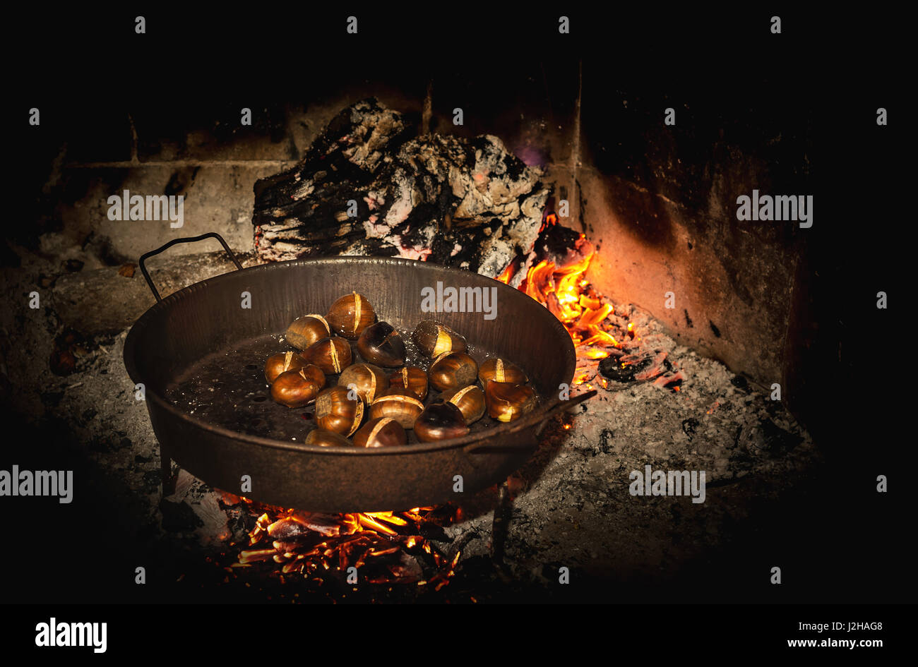 Fire coocking hi-res stock photography and images - Alamy