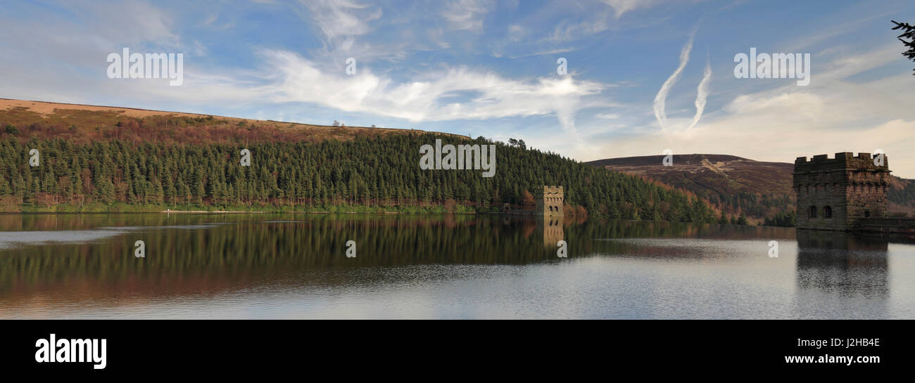 Autumn view of Derwent reservoir dam, Upper Derwent Valley, Derbyshire ...