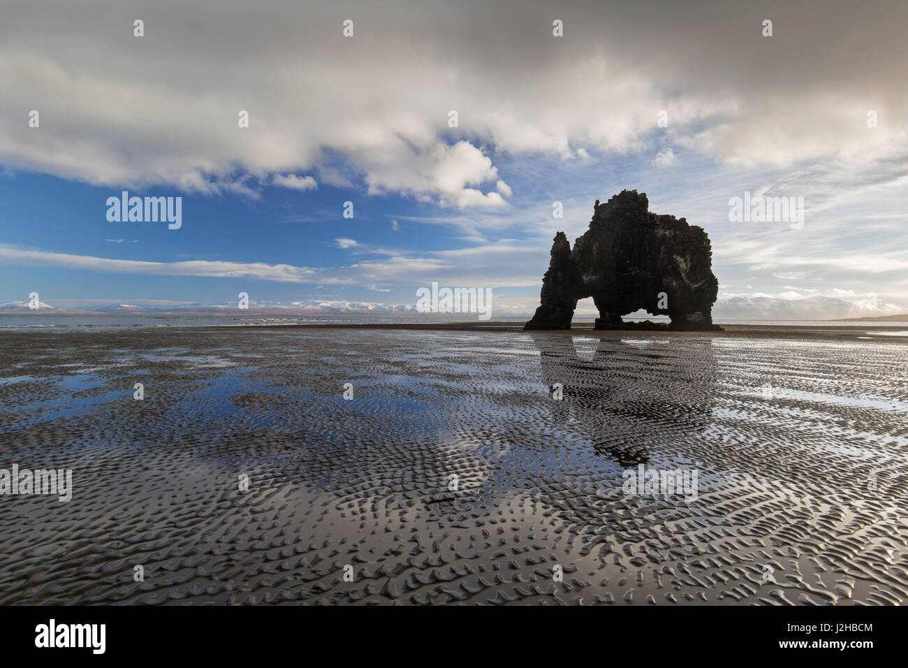 Basalt sea stack hi-res stock photography and images - Alamy