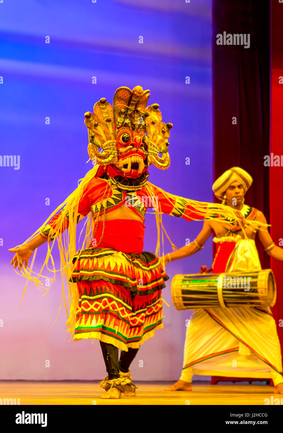Sri Lankan traditional dance performance show Stock Photo - Alamy