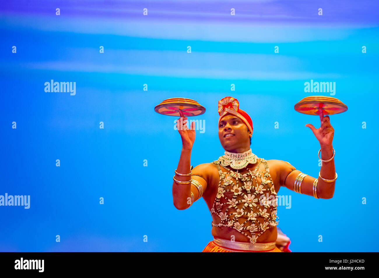 Sri Lankan traditional dance performance show Stock Photo - Alamy