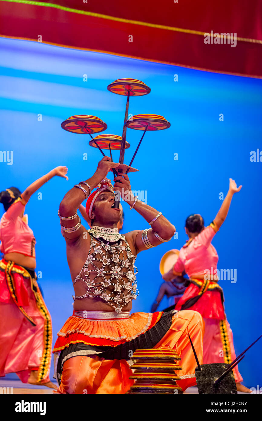 Sri Lankan traditional dance performance show Stock Photo - Alamy