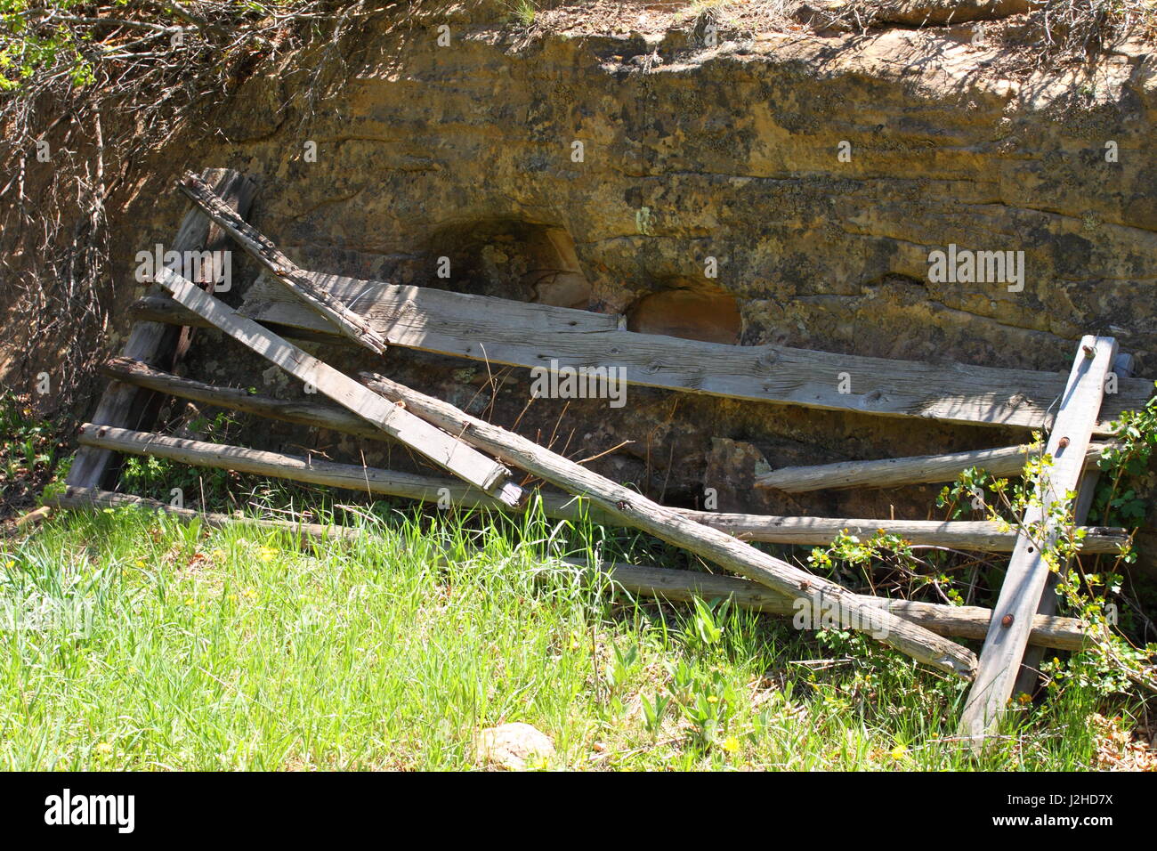 Falling Fence Stock Photos & Falling Fence Stock Images - Alamy