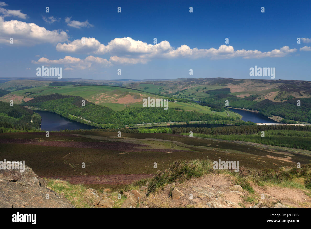 Summer view from Win Hill over Ladybower reservoir, Derwent Valley ...