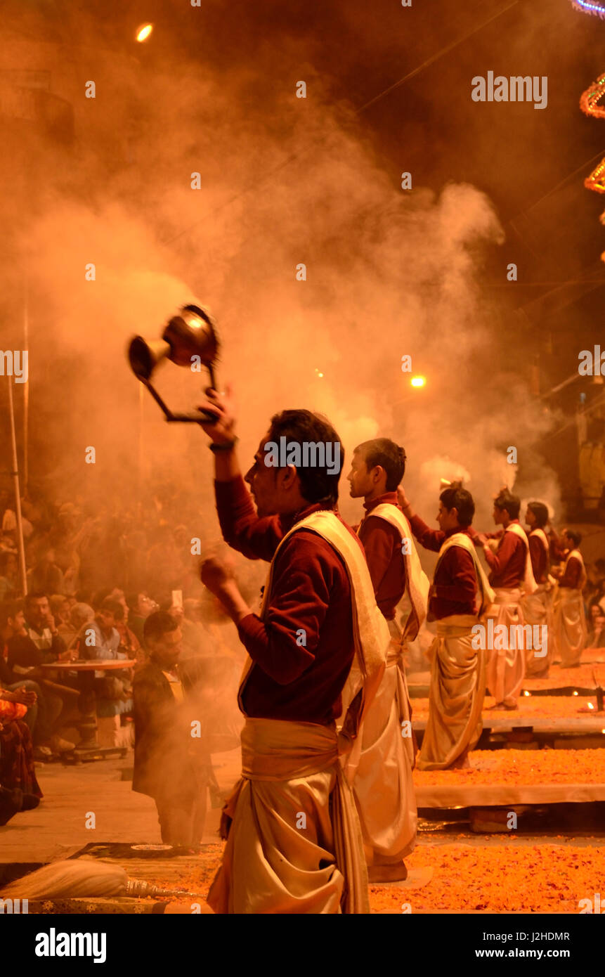 Aarti ceremony at Dashashwamedh Ghat in Varanasi, Uttar Pradesh, India ...