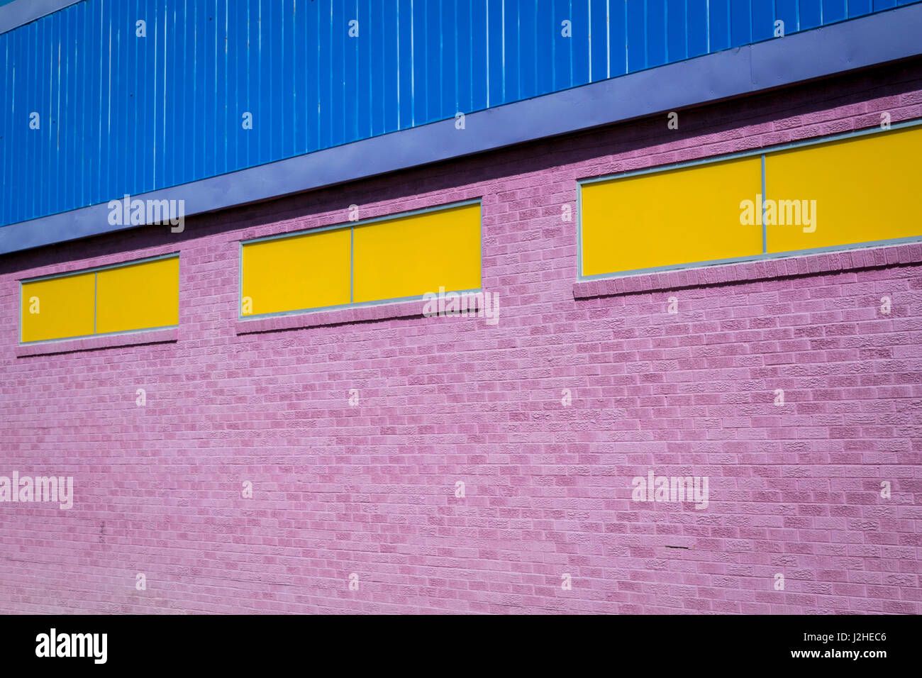 Exterior of a pink brick building, Lebanon, Missouri, USA. Route 66 ...