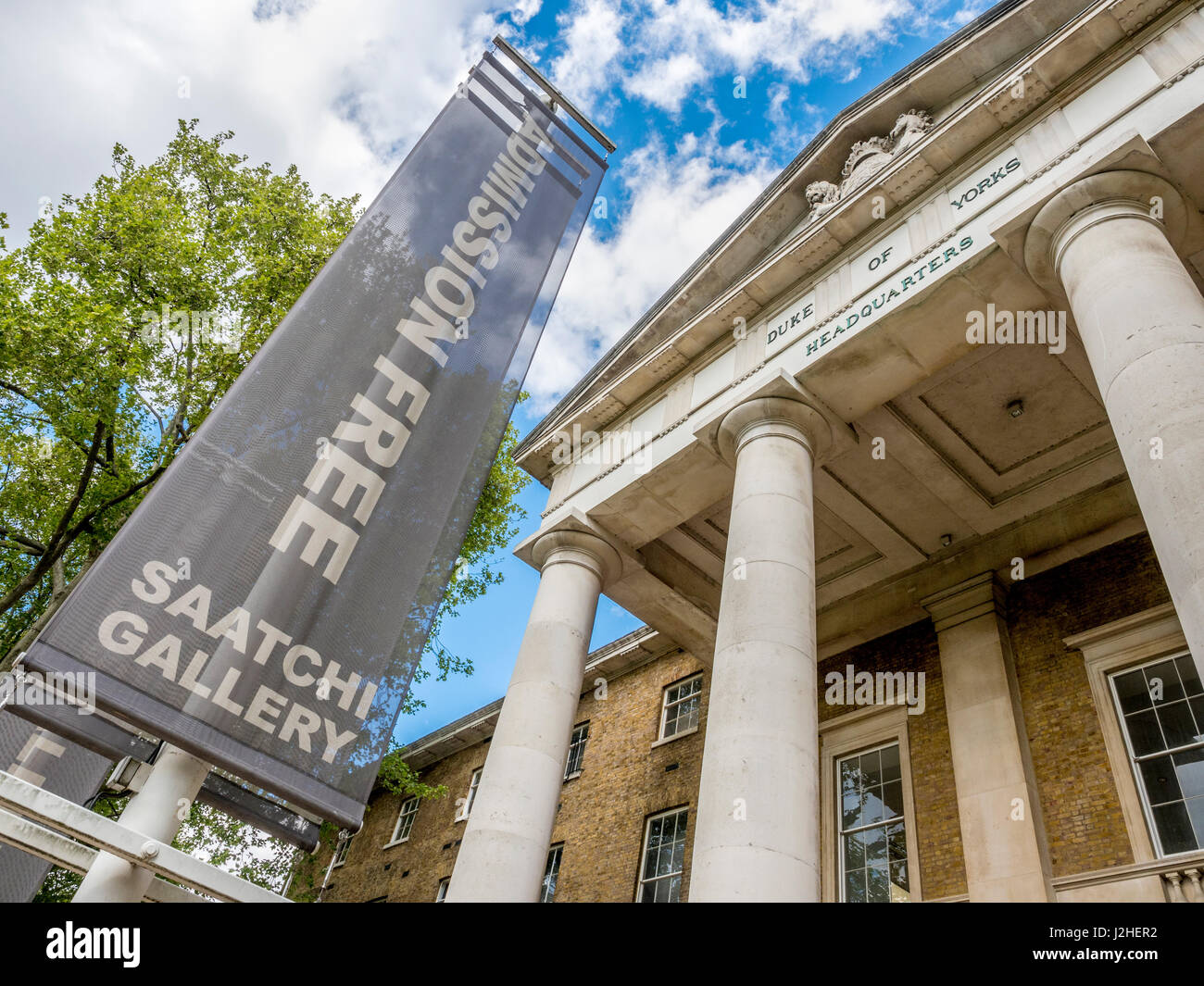 Saatchi gallery london hi-res stock photography and images - Alamy