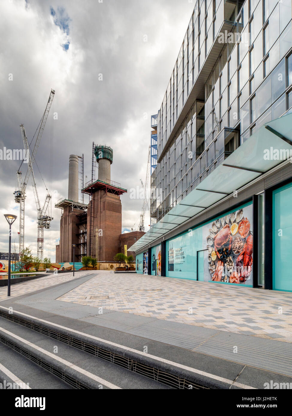 Redevelopment of battersea power station hi-res stock photography and ...