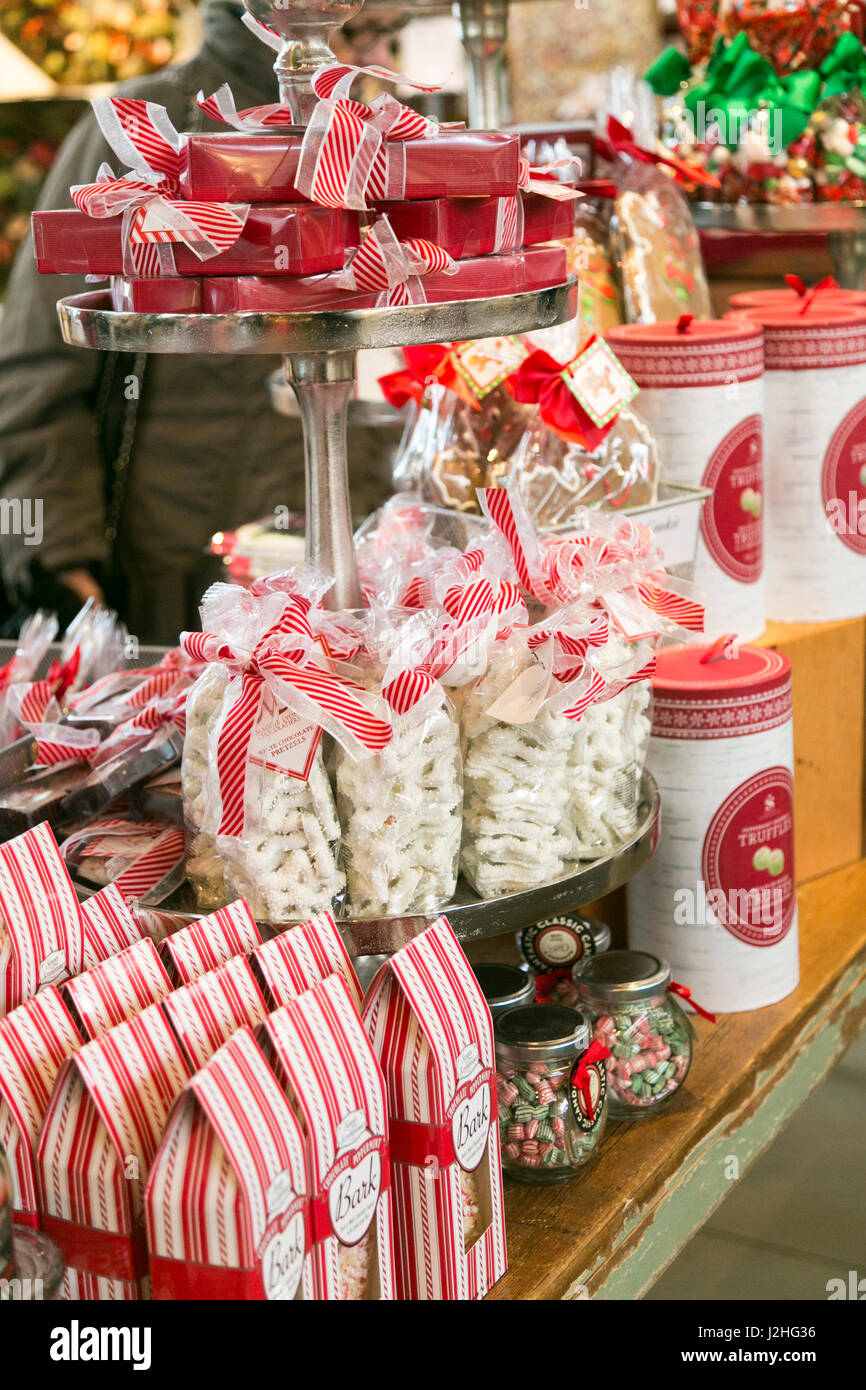 New York City, New York, USA. Holiday candies Stock Photo - Alamy