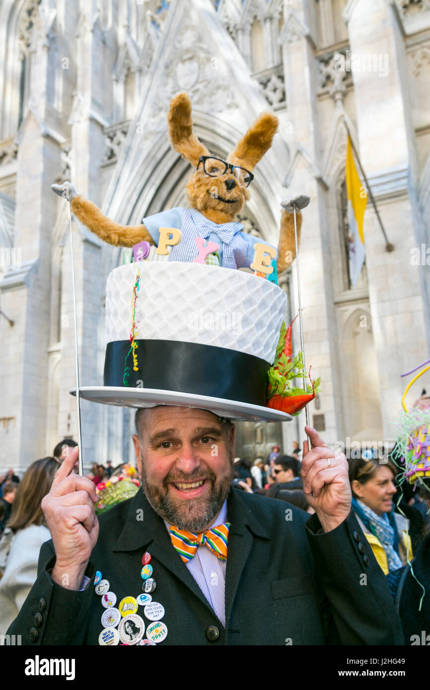 New York City, NY, USA. Man in is comical hat at the Easter Parade down ...