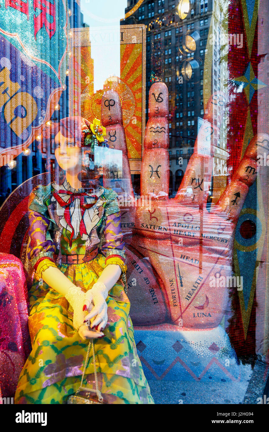 Palm reading gypsy hi-res stock photography and images - Alamy