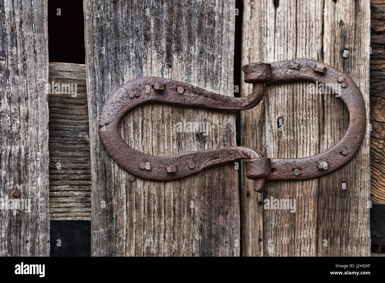 Horseshoe [made of metal] hi-res stock photography and images - Alamy