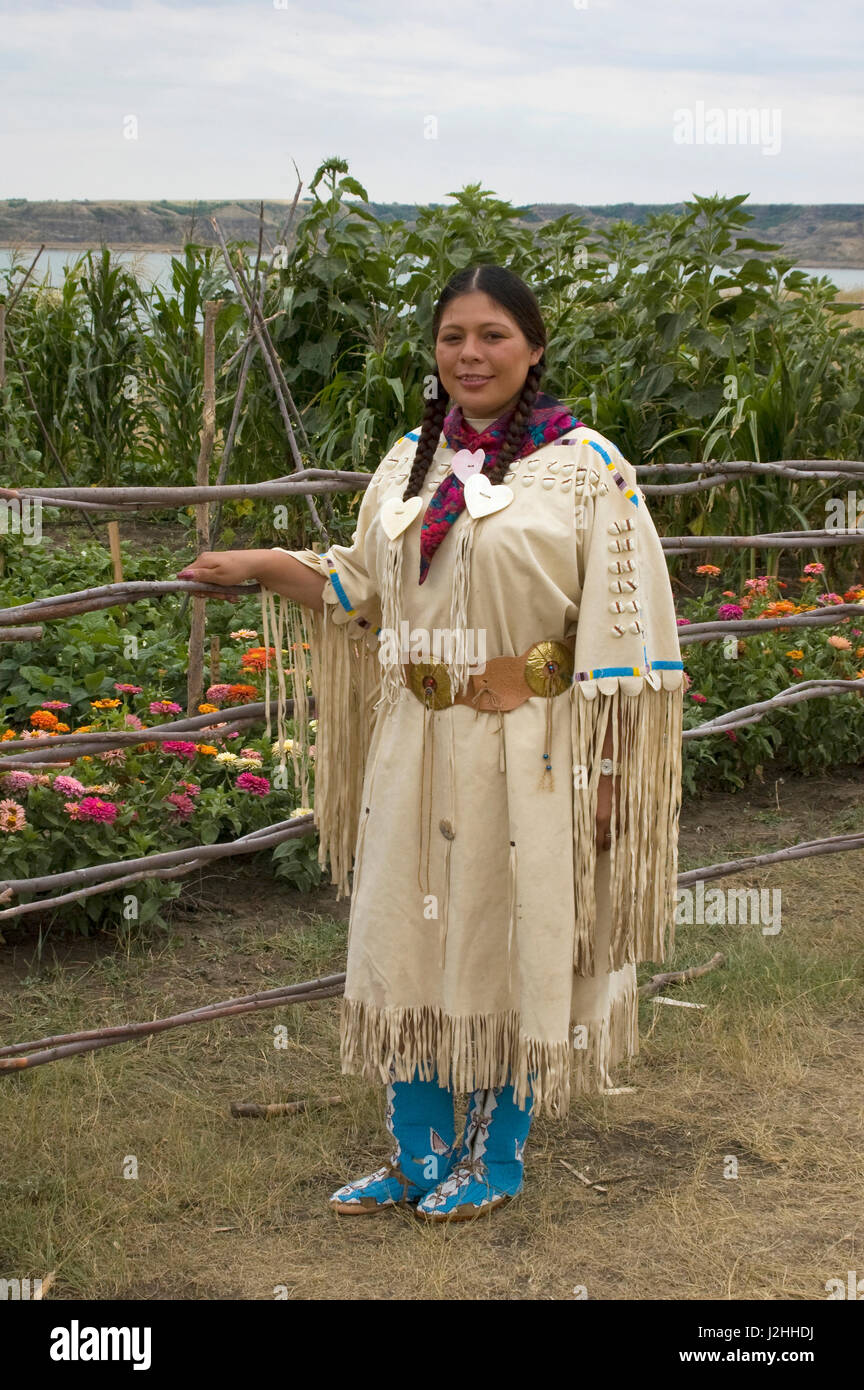 The Mandan, Arikara and Hidatsa women traditionally tended to the crops ...