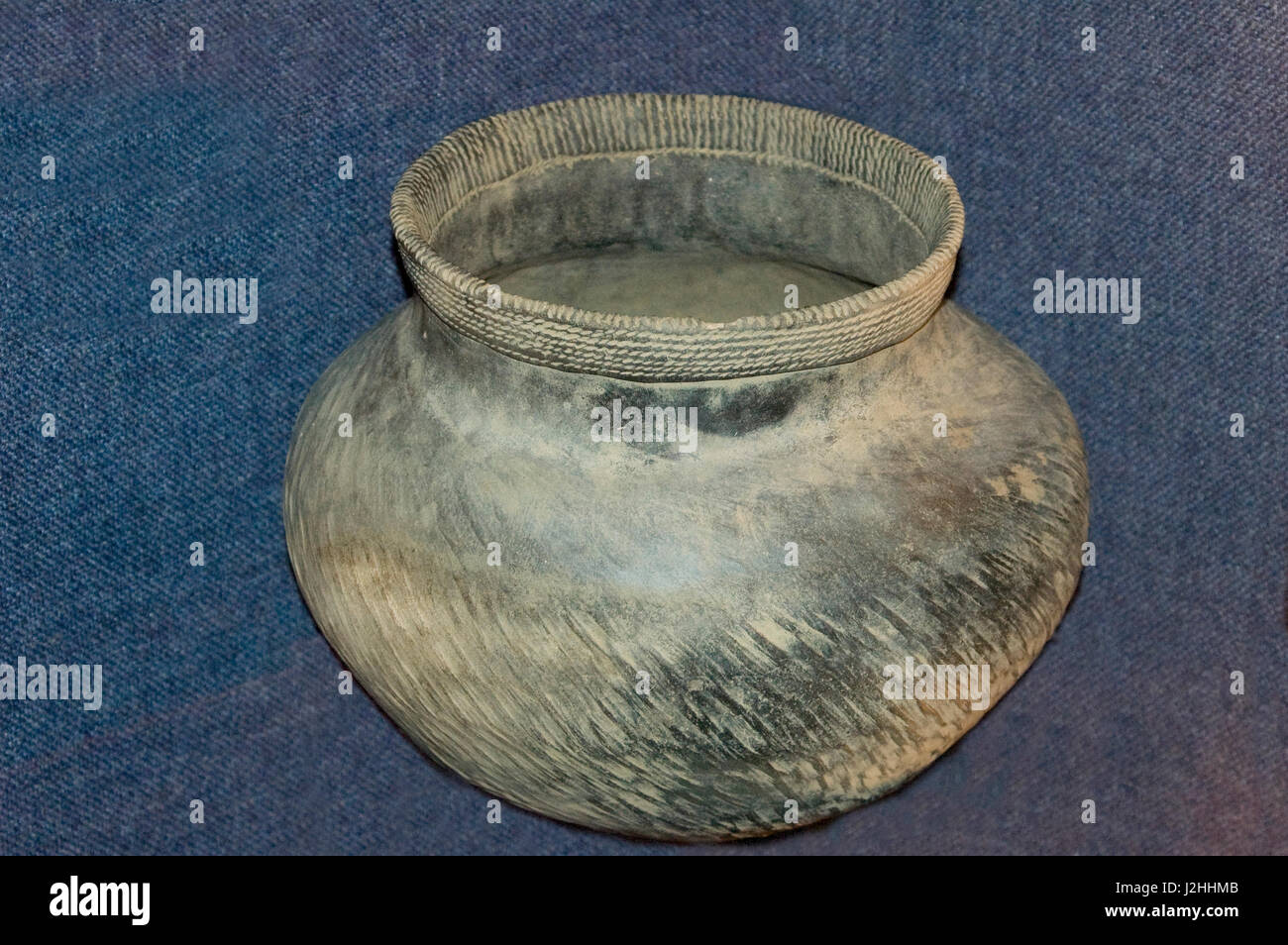 Native american cooking pots hi-res stock photography and images - Alamy
