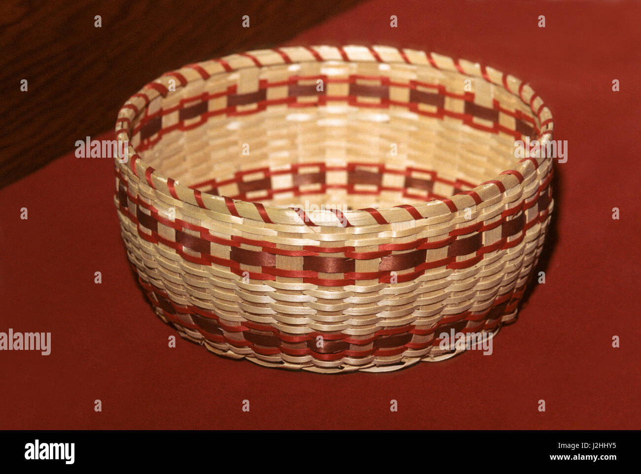 Native american basket weaving hi-res stock photography and images - Alamy