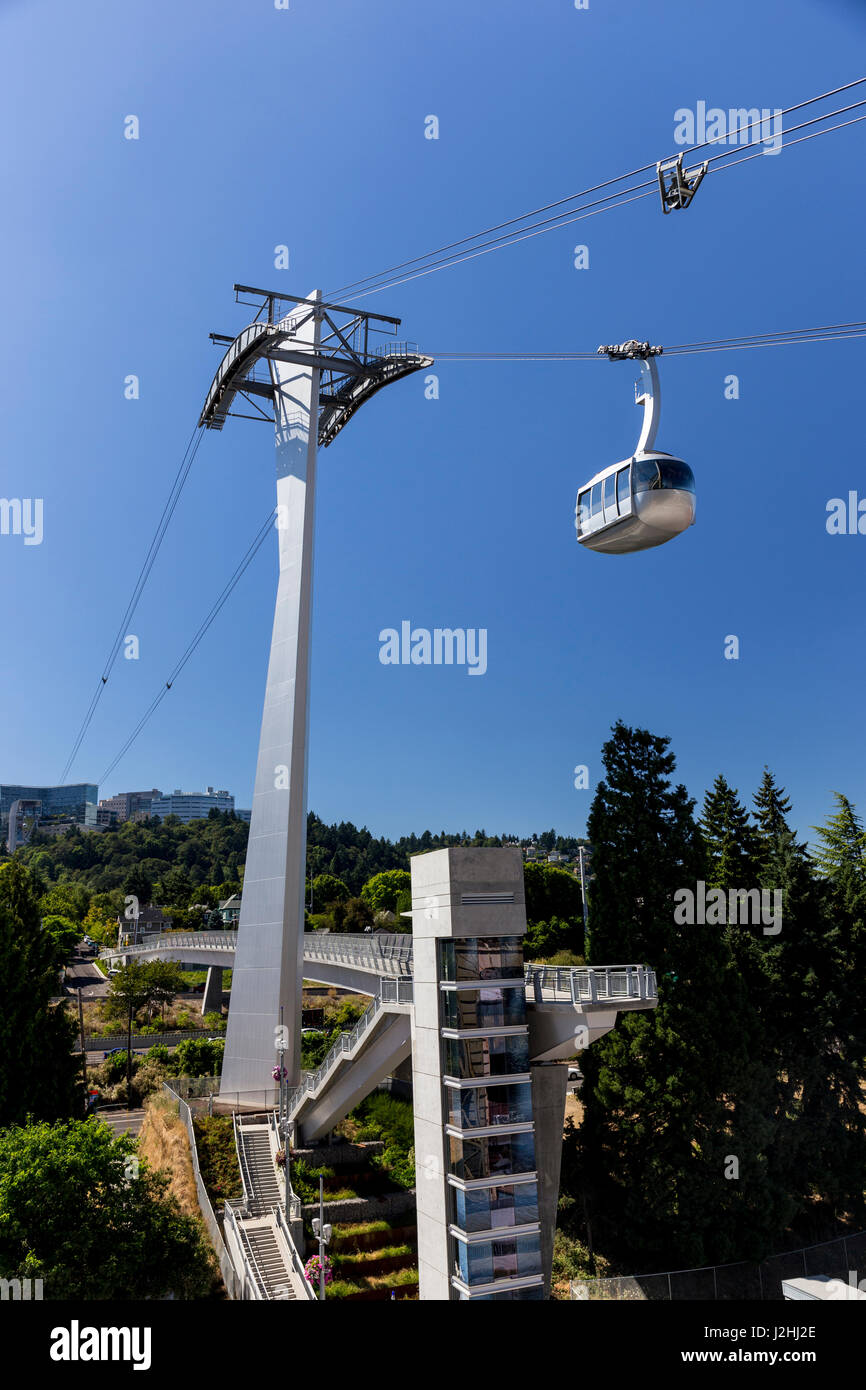 Portland ohsu gondola at bottom hill hi-res stock photography and ...